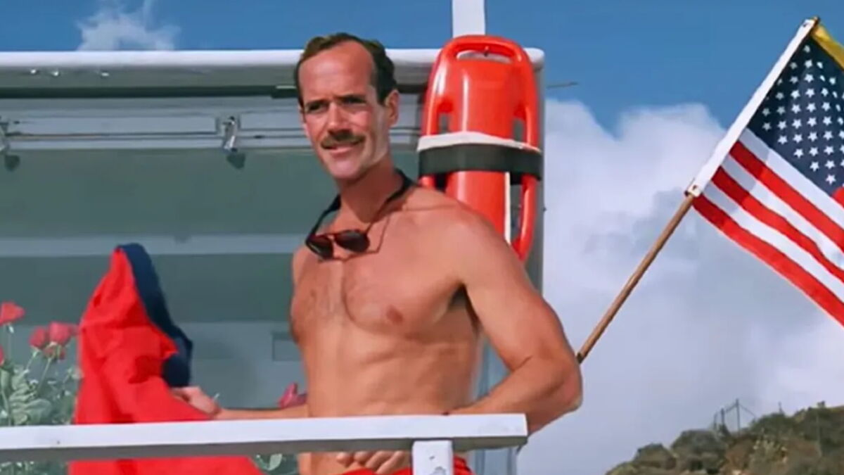 Alerte à Malibu : mort de l’acteur Michael Newman, alias “Newmie” à 68 ans