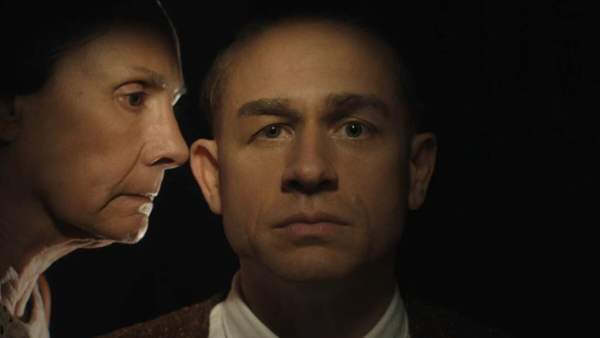 Monstres (Netflix) : qui était Ed Gein dont l'histoire a inspiré ...