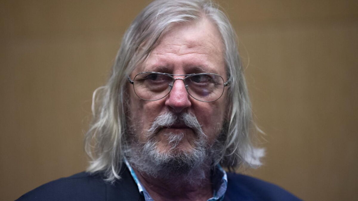 Covid-19 : Didier Raoult porte plainte contre l'Ordre des médecins