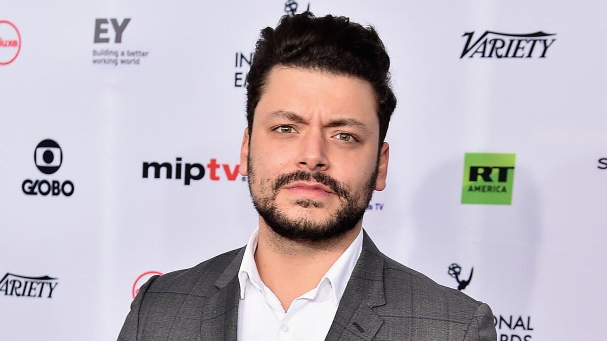 Kev Adams dénudé sur Instagram, il affiche une nouvelle silhouette