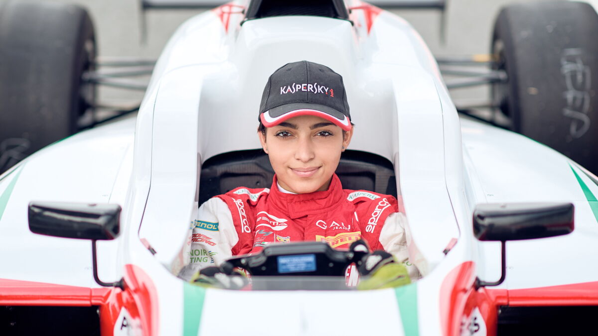 Amna Al Qubaisi, première femme pilote émirati