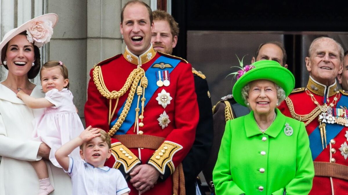 La famille royale britannique : voici les 30 règles que la monarchie ...