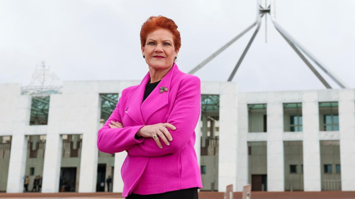 Pauline Hanson en burqa au Sénat : un geste qui met le feu à la scène politique australienne