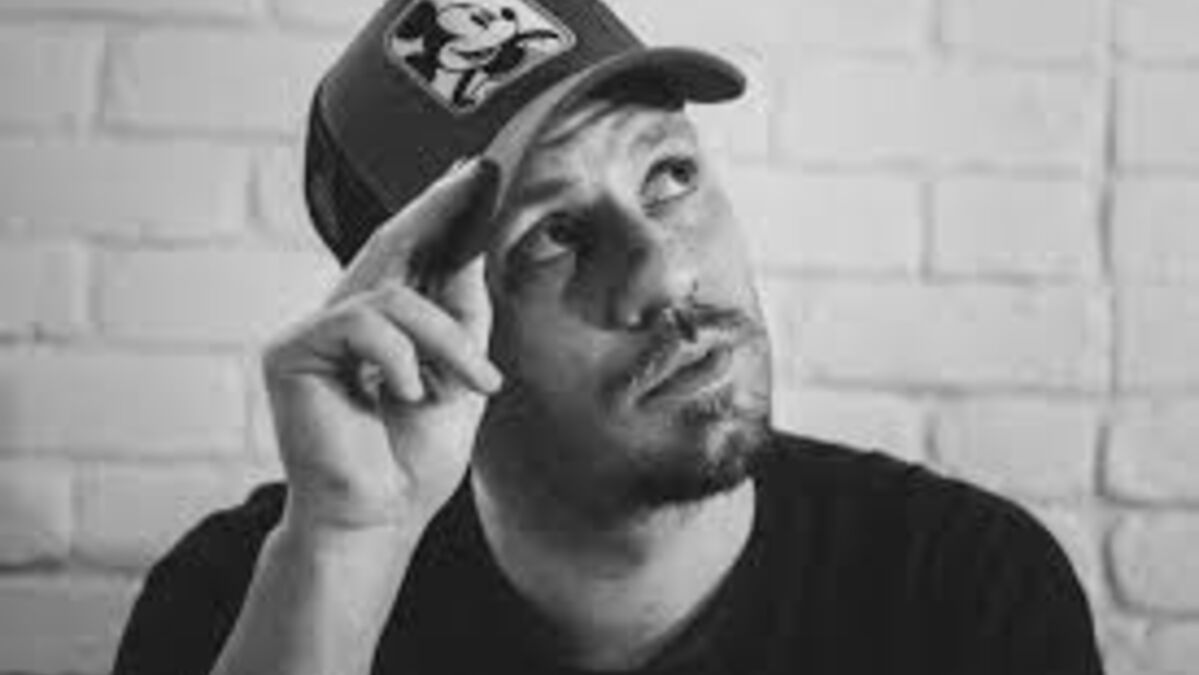 Mort de Dooz Kawa : le poète du rap français tire sa révérence, et ...