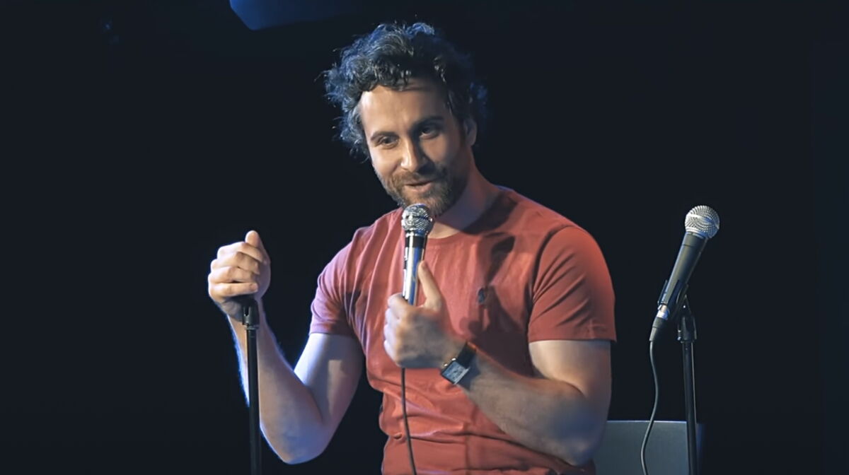 L'humoriste Seb Mellia accusé d'agressions sexuelles par 14 femmes ...
