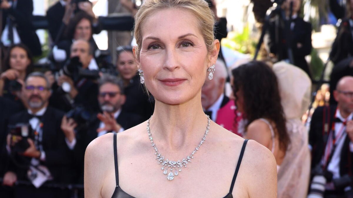 Kelly Rutherford fait confiance à cette crème anti-âge qui agit comme ...