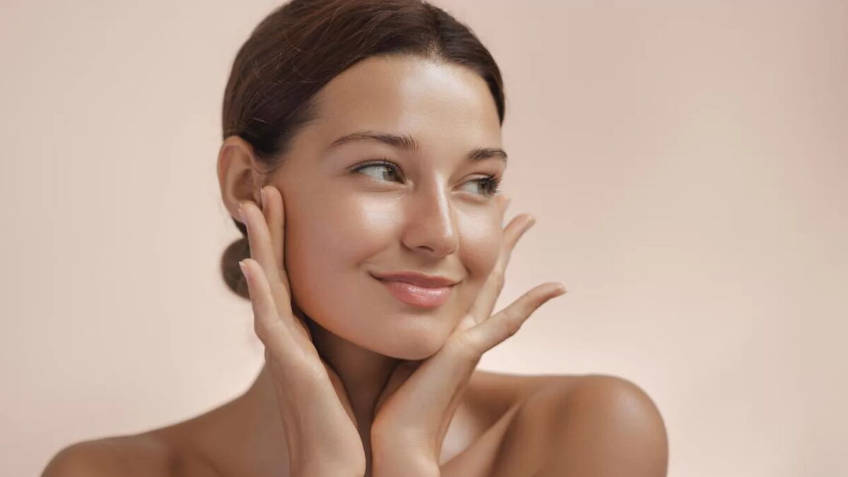 Cette routine skincare anti-âge fait une glass skin incroyable