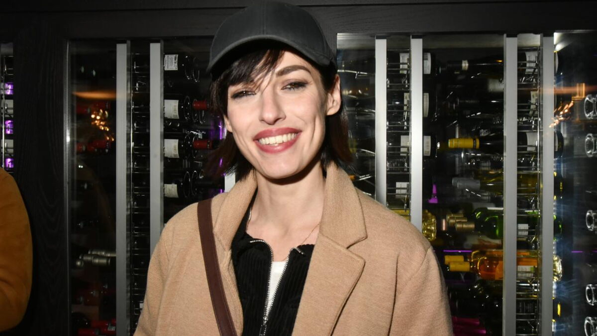 Que devient Jennifer Ayache, la fille de Chantal Lauby et chanteuse de ...