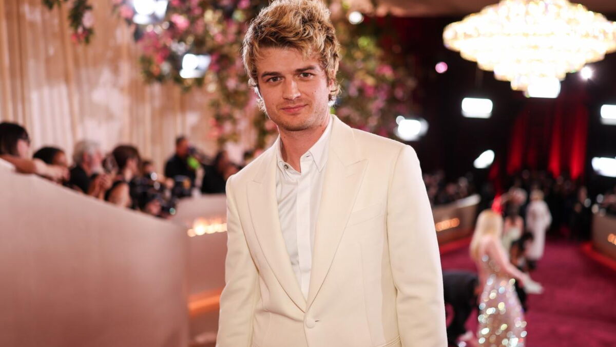 Joe Kerry (Stranger Things) dépasse Taylor Swift sur Spotify avec son ...