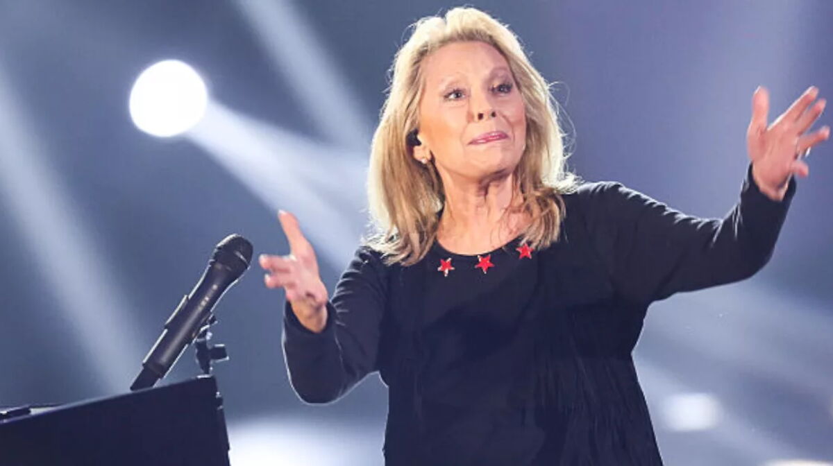 Véronique Sanson hospitalisée : qu'arrive-t-il à la chanteuse de 75 ans