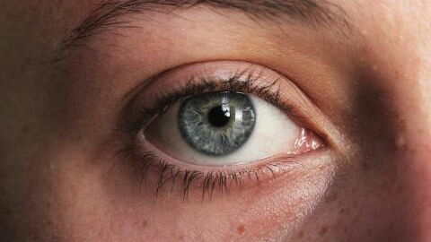 Eczéma visage : causes et traitements naturels