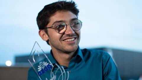 Kristofer : la star de N'oubliez pas les paroles est-il en couple