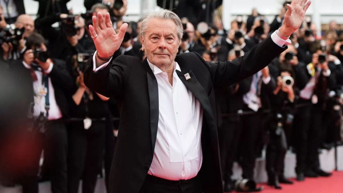 Alain Delon : son premier cliché après l’hospitalisation