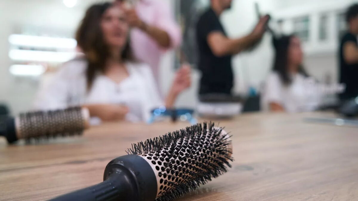 Brushing : cheveux courts ou cheveux longs, comment faire le brushing ...