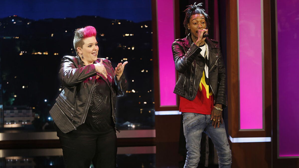 Cette femme rappe en langue des signes pour pouvoir permettre aux ...