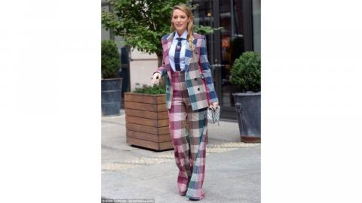 Keine trägt ihn so gut wie Blake Lively: Der Hosenanzug liegt voll im Trend