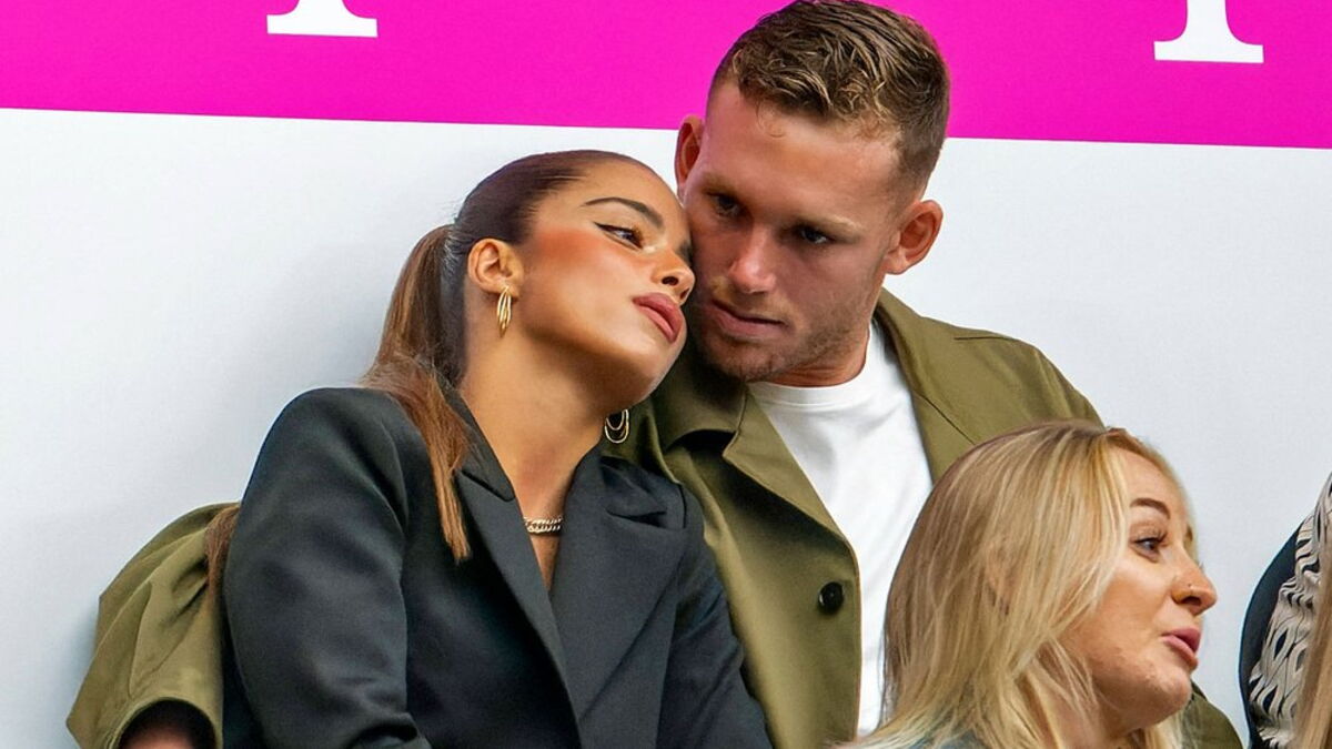 Daniel Peretz: Der neue Bayern-Keeper schmust mit ESC-Star Noa Kirel