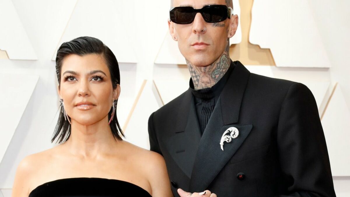 Kourtney Kardashian und Travis Barker teilen erste Baby-Fotos Kourtney Kardashian und Travis Barker teilen erste Baby-Fotos