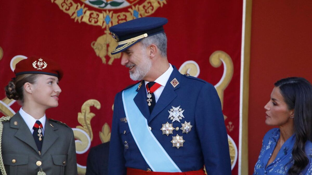 Spanischer Nationalfeiertag: Prinzessin Leonor trägt voller Stolz ihre ...