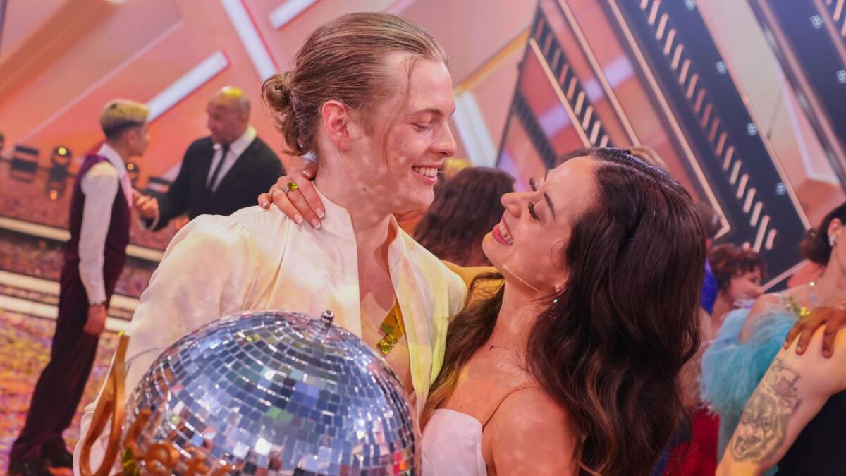 Gabriel Kelly und Malika Dzumaev gewinnen bei Gabriel Kelly und Malika Dzumaev gewinnen bei