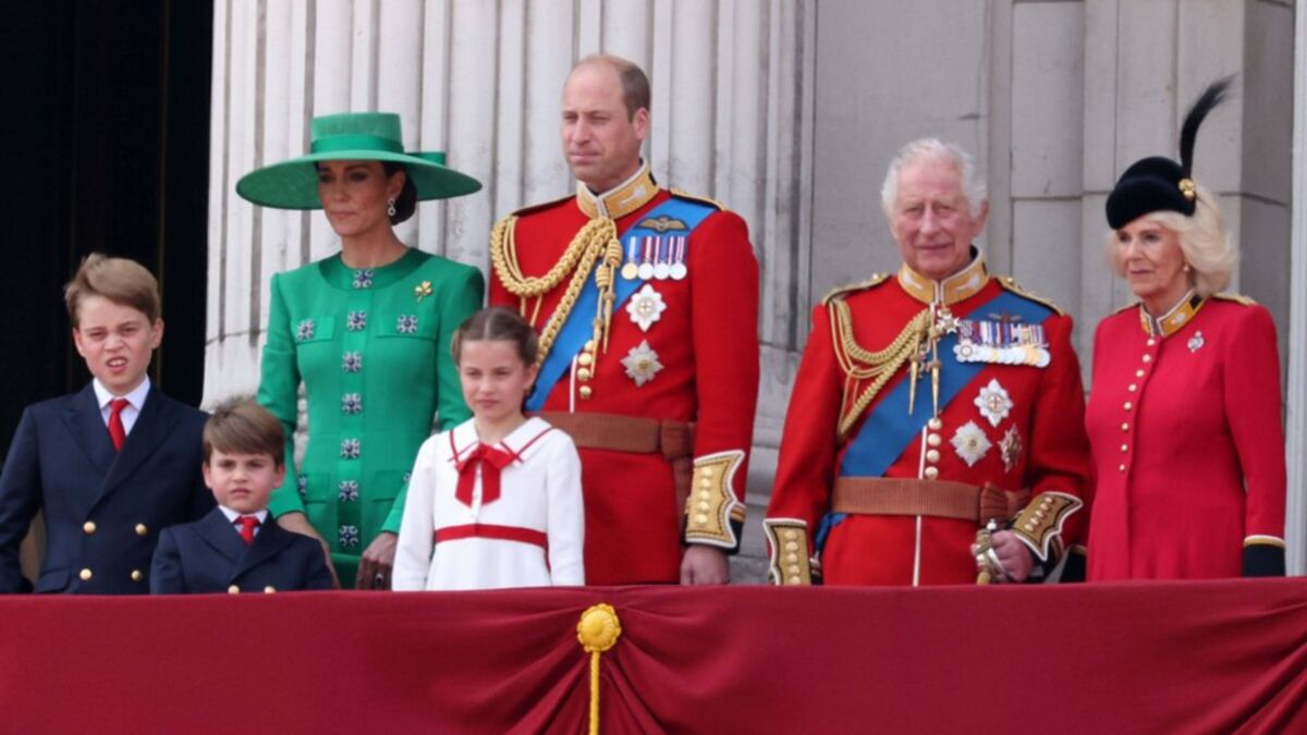 Die Royal Family zeigt ihre neuen Weihnachtskarten Die Royal Family zeigt ihre neuen Weihnachtskarten
