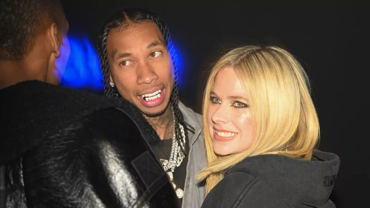 Avril Lavigne und Tyga bestätigen Dating-Gerüchte mit romantischem Kuss ...