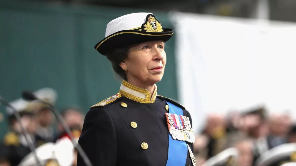 Prinzessin Anne verrät in seltenem Interview: So denkt sie über König ...