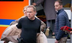 Julie-Christie Neal: Der Reichtum der "Steel Buddies"-Lady