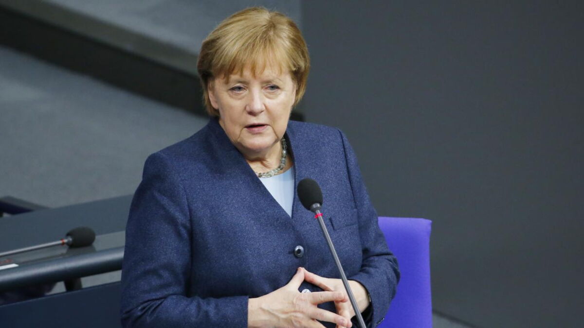 Perfekt gestylte Bundeskanzlerin: Wer schneidet Angela Merkel im ...