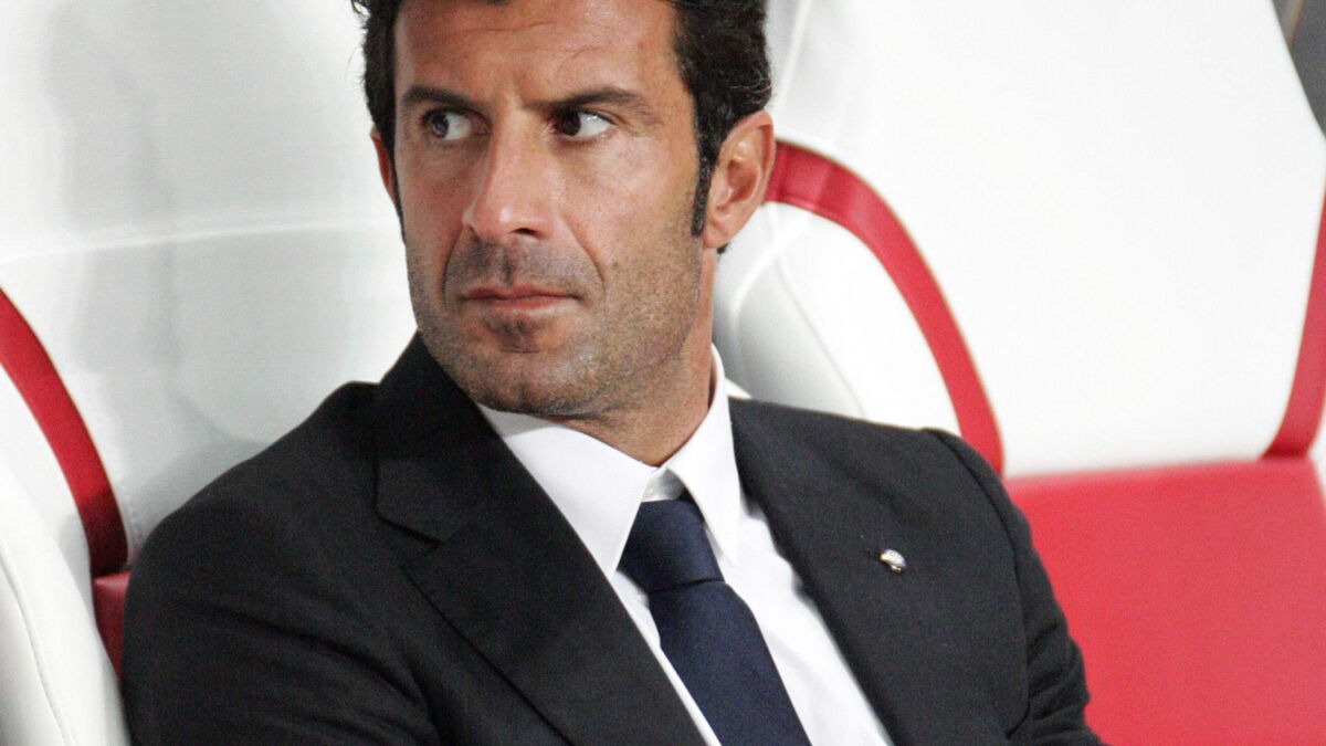Manchester United - FC Barcelone: Luis Figo insulté lors de la finale
