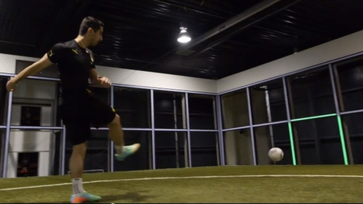 Découvrez "Footbonaut", le robot révolutionnaire de l'entraînement du ...