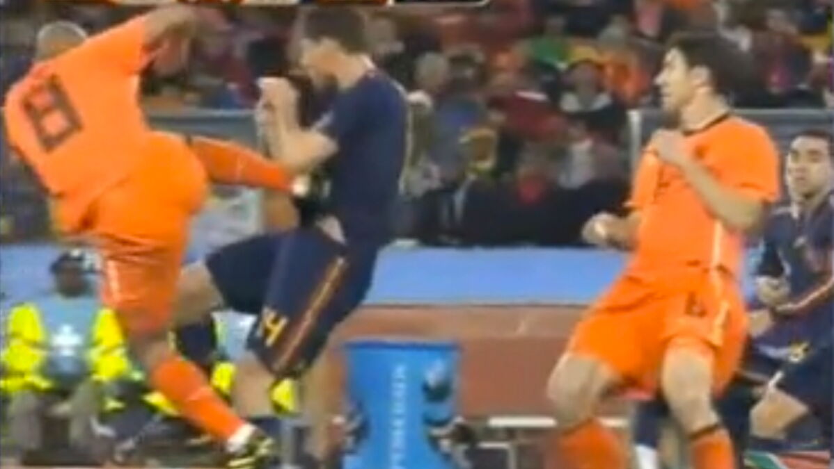 Vidéo high kick : Revivez l'incroyable coup de pied de Nijel de Jong ...