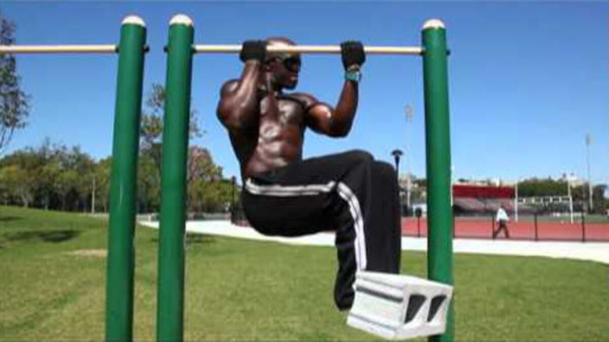 Prophecy réalise les tractions les plus folles de Street Workout dans ...