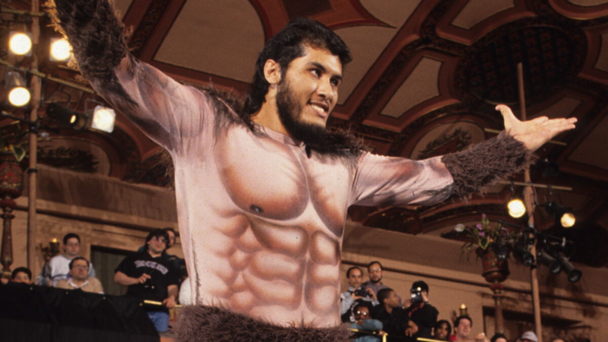 Avec ses 2m31, c'est le plus grand catcheur de l'histoire de la WWE