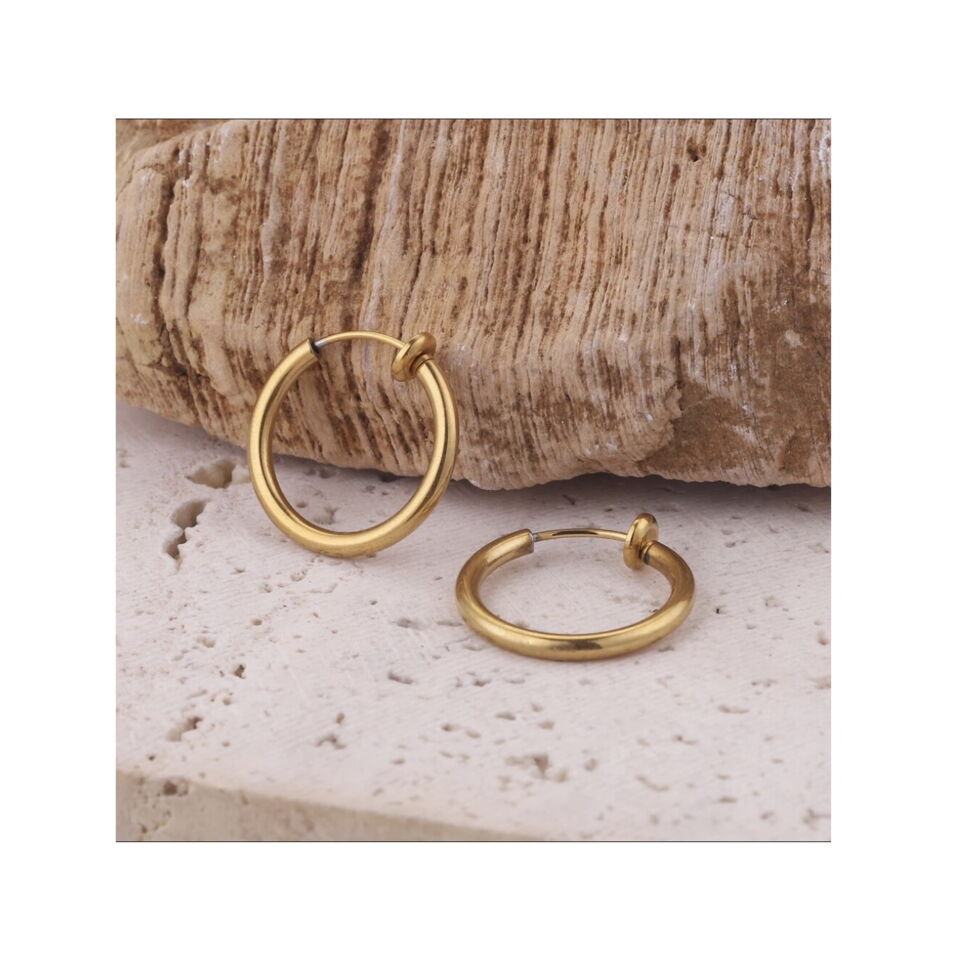 Voici les 6 faux piercings canons qui créent l'illusion