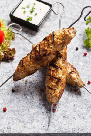 10 idées de brochettes au barbecue