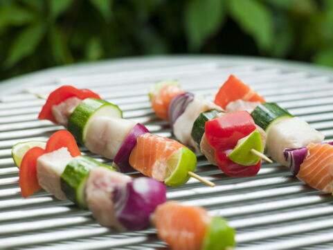 10 idées de brochettes au barbecue