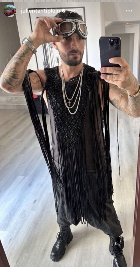 "Pire style vestimentaire" : Julien Tanti moqué massivement sur sa ...