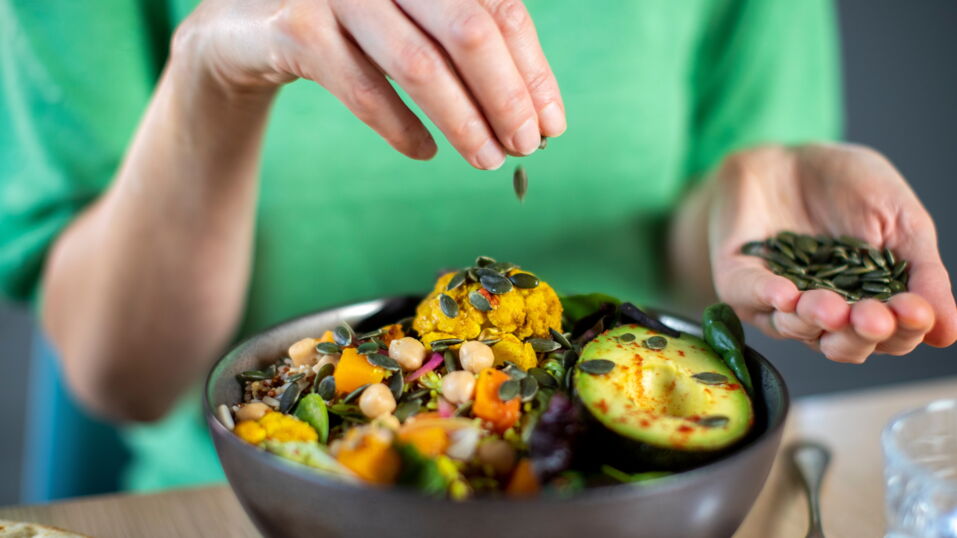 Tired of eating boring salads? Jazz up your salads with these easy tips