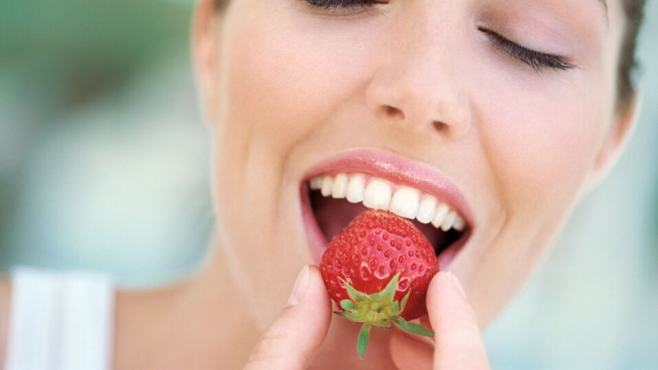 Whiten your teeth naturally with these foods