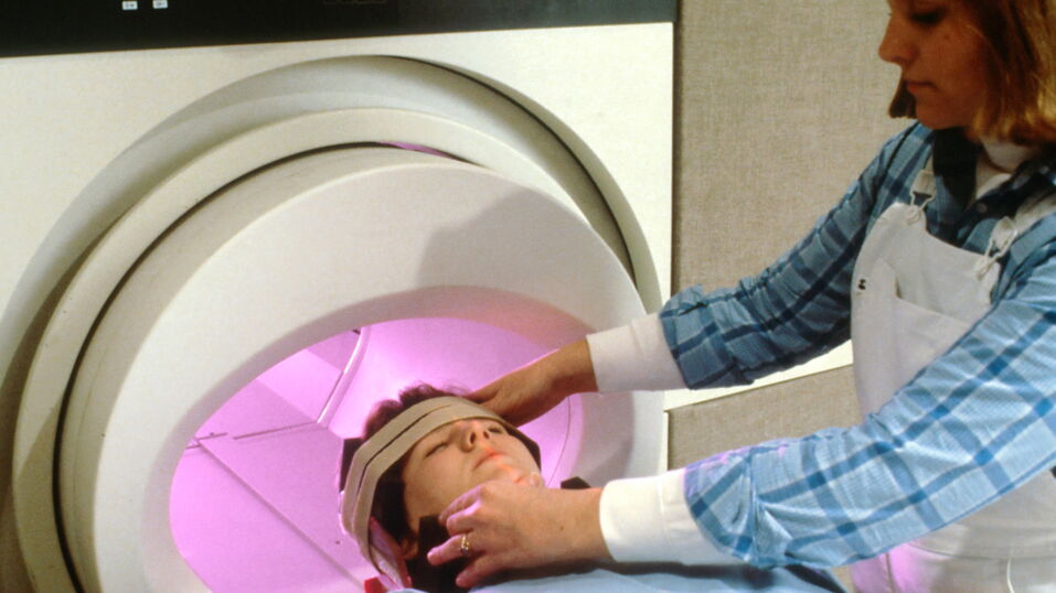 This nurse got trapped in an MRI machine in terrifying accident ...