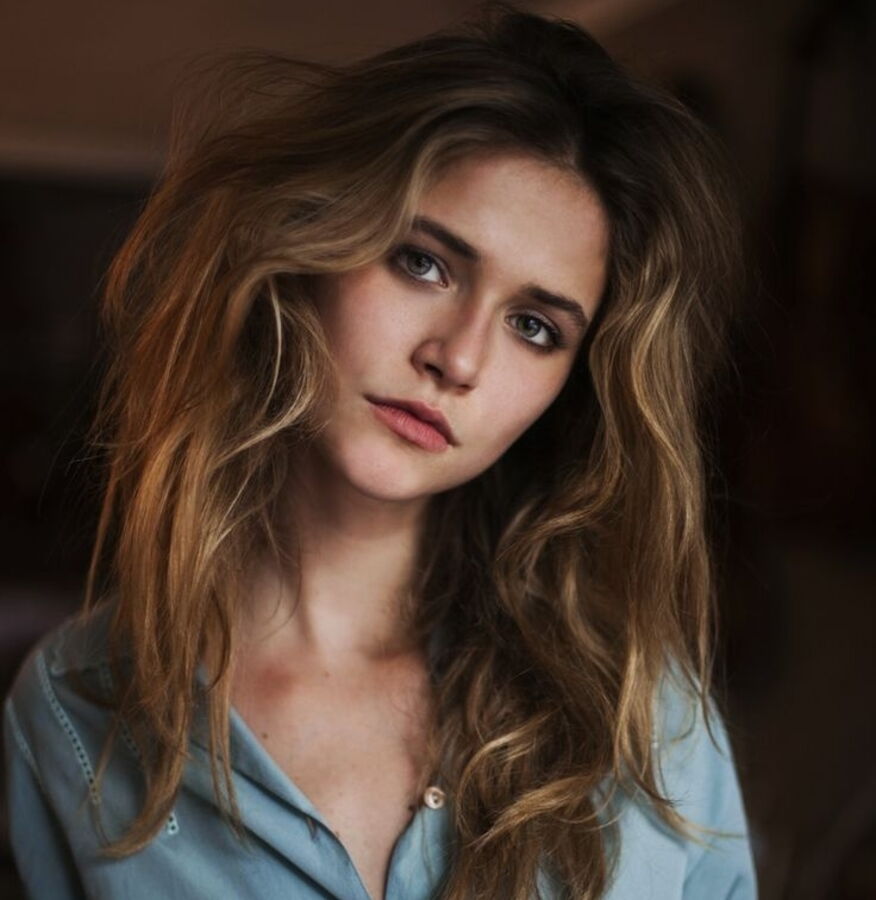 Photos : Raphaelle Dupire : La nouvelle miss météo du Grand Journal de Canal Plus