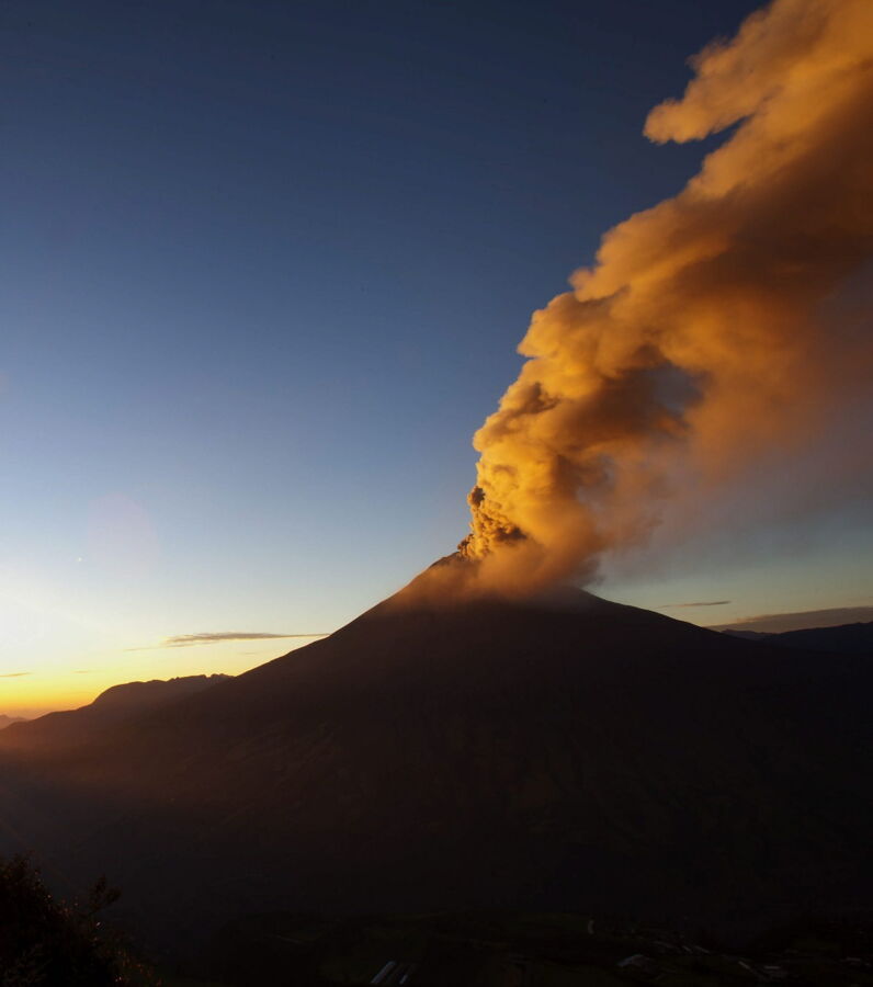 Photos : Eruption volcanique en Equateur : Nouvelle explosion au volcan ...