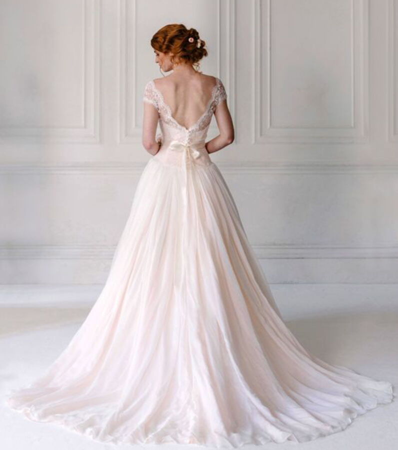 Photos : Wedding Dress Ideas With Beautiful Backs