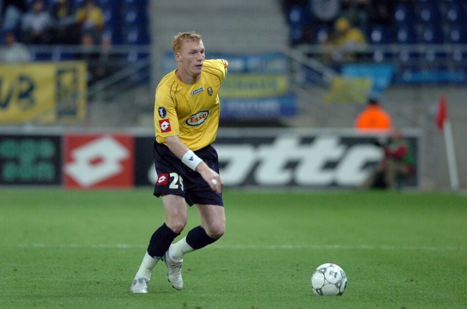 Photos : Top 20 footballers that you didn't know smoked