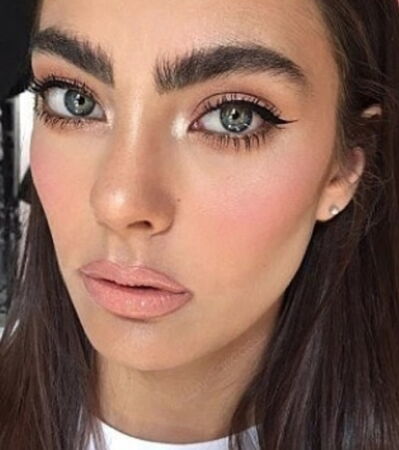 Les Lion mane brow, les sourcils WTF tendance du moment