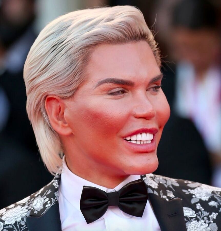 Le Ken humain est devenu une femme : découvrez son incroyable ... Le Ken humain est devenu une femme : découvrez son incroyable ...