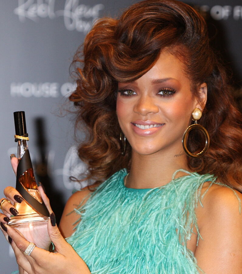Photos : Rihanna : Les plus belles coiffures de la chanteuse