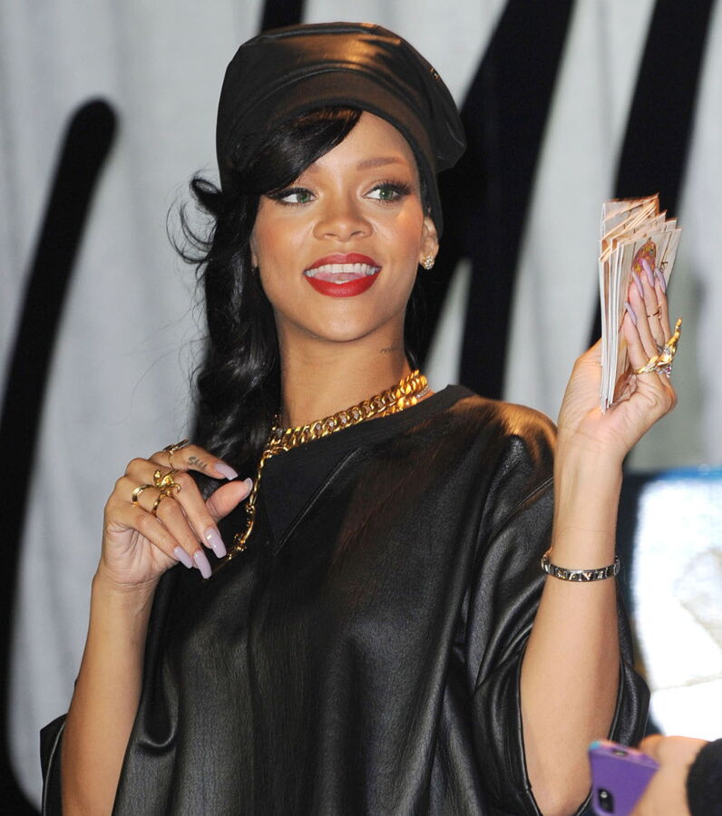 Rihanna : Les plus belles coiffures de la chanteuse