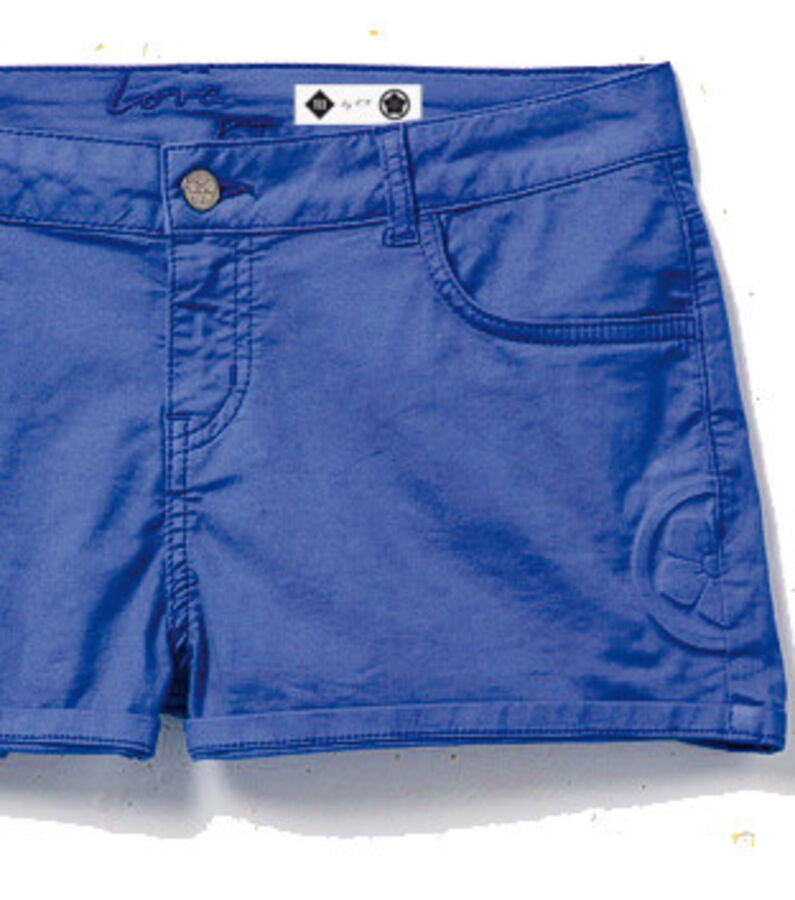 Photos : Les vêtements fleurissent chez Tex pour célébrer l'été